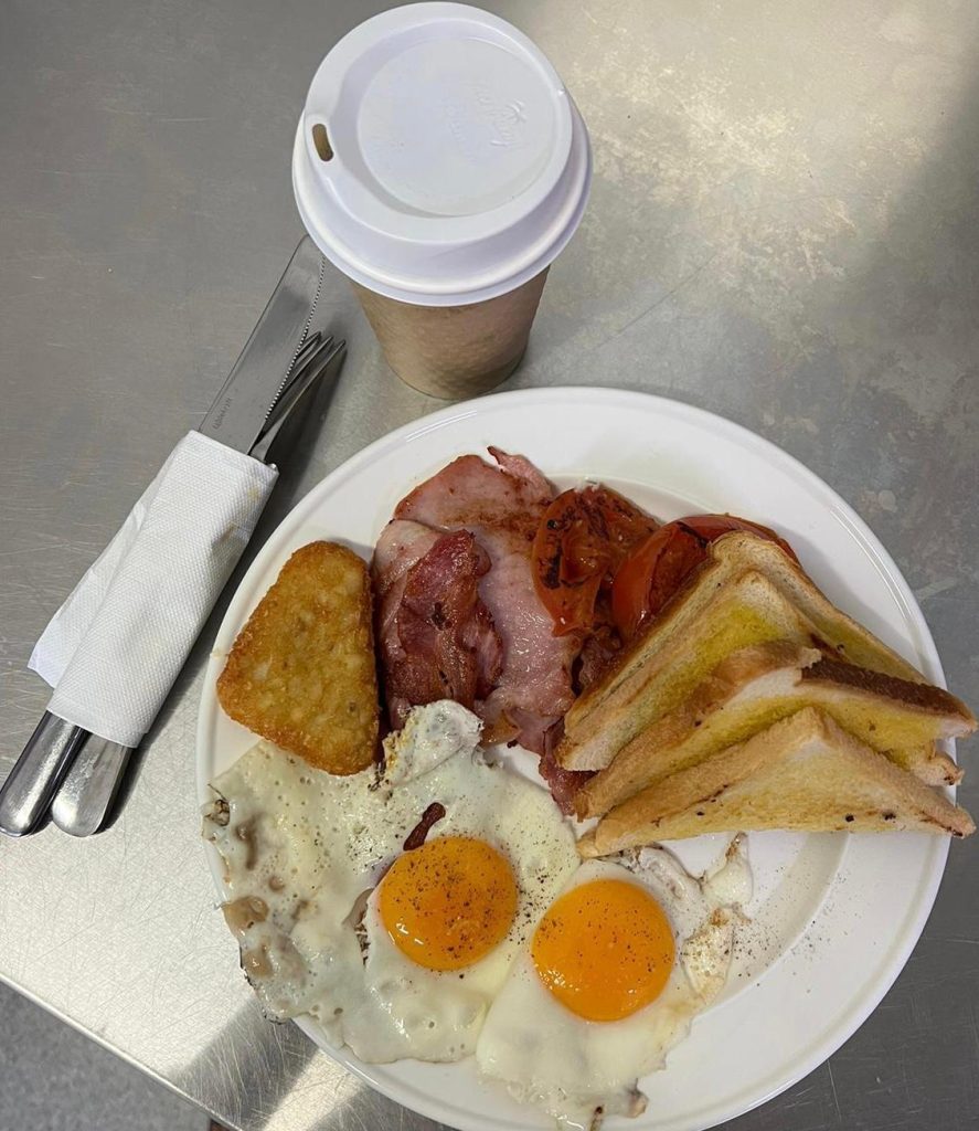 Big Breaky (Dine in only) – Tamrookum Fill Feast